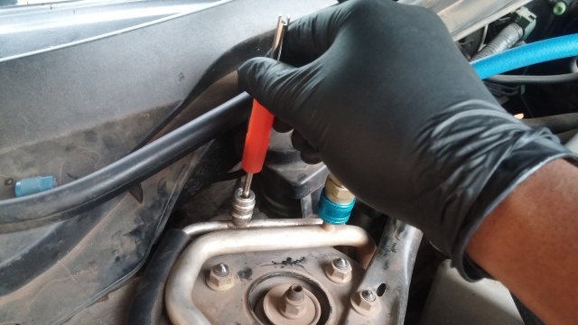How to Recharge your Car’s AC System – DIYAutoWorksNG
